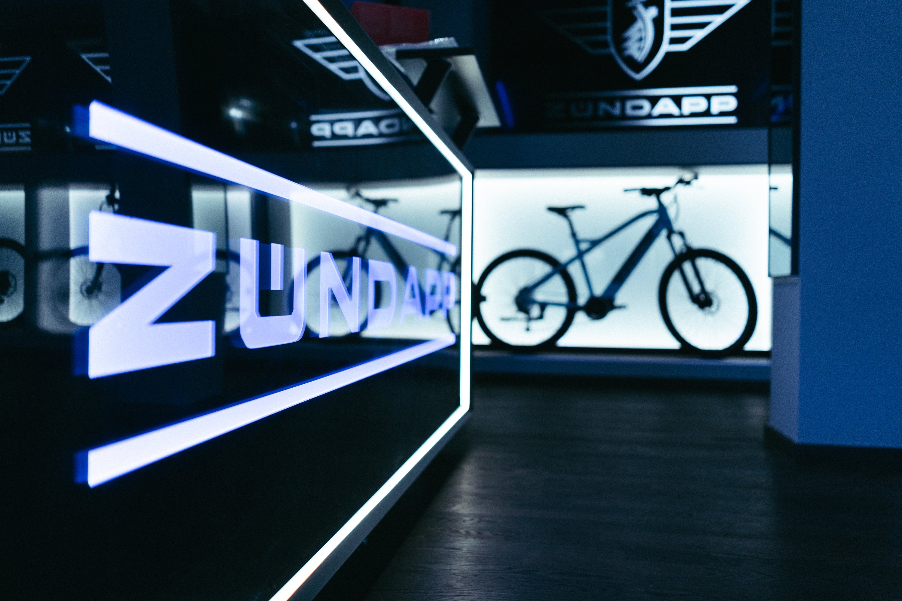 Store & Kontakt – Zündapp Shop